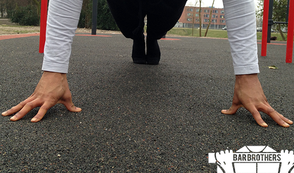 The 9 Step Guide On How To Do A Handstand | Bar Brothers Groningen For ...